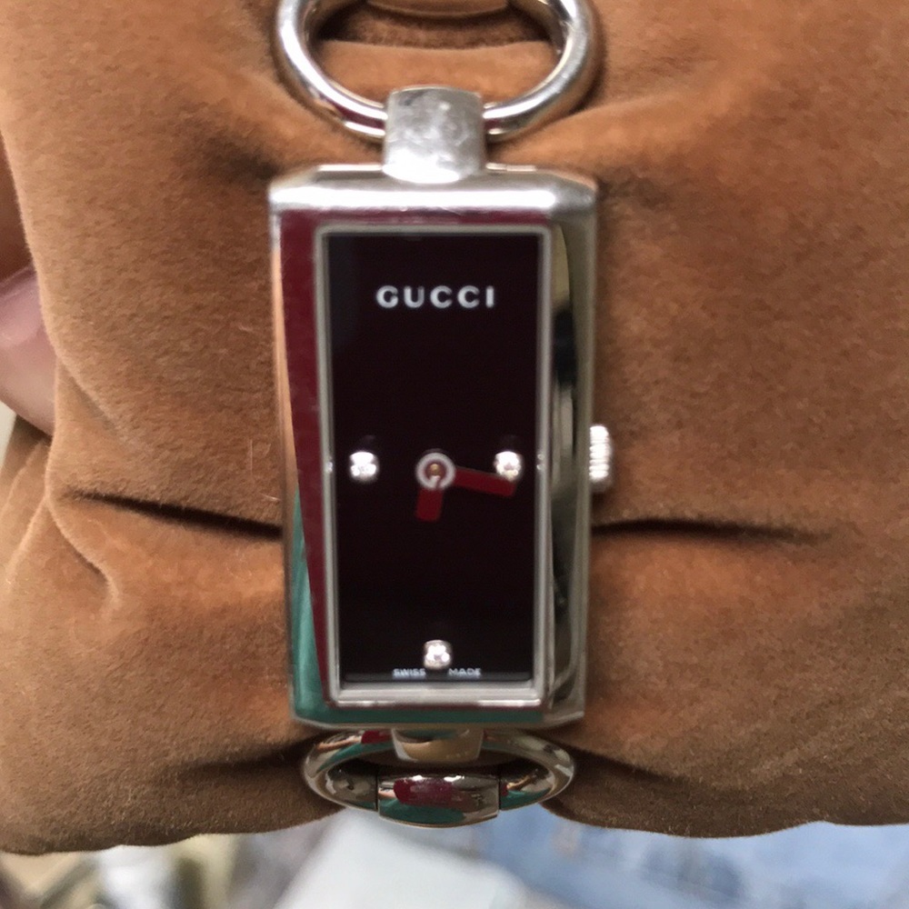 100% Authentic Gucci Watch With Diamonds - Gem